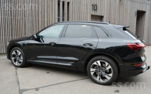 Melns Audi E-Tron 2021 Rīga, ar dzinēja tilpumu 0.00 L un nobraukumu 125 tūkst. km par 25990 €, foto 34 vietnē AUTOMOTO.COM.LV