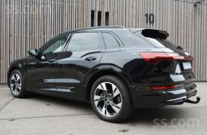 Melns Audi E-Tron 2021 Rīga, ar dzinēja tilpumu 0.00 L un nobraukumu 125 tūkst. km par 25990 €, foto 36 vietnē AUTOMOTO.COM.LV
