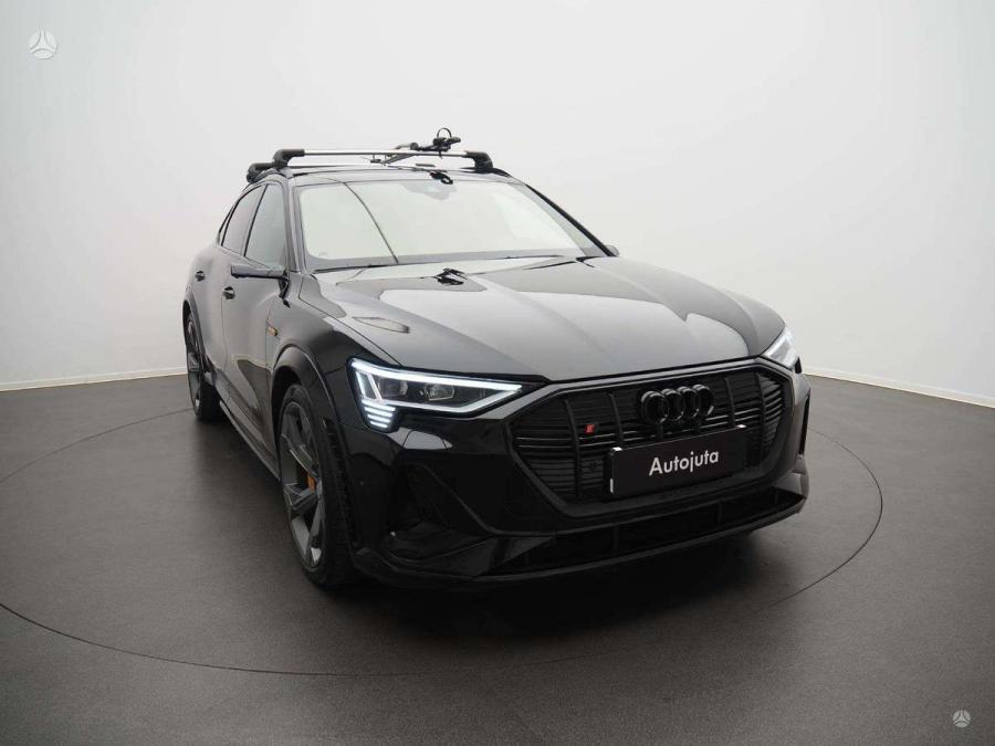 Melns Audi E-Tron 2021 Viļņa, ar dzinēja tilpumu 0.00 L un nobraukumu 71 tūkst. km par 46000 €, foto 4 vietnē AUTOMOTO.COM.LV