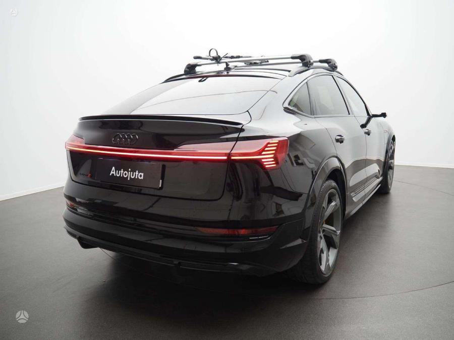 Melns Audi E-Tron 2021 Viļņa, ar dzinēja tilpumu 0.00 L un nobraukumu 71 tūkst. km par 46000 €, foto 5 vietnē AUTOMOTO.COM.LV