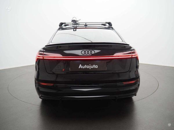 Black Audi E-Tron 2021 in Vilnius, with an engine capacity of 0.00 L and mileage of 71 thousand km for 46000 €, photo 5 on AUTOMOTO.COM.LV