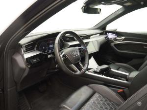 Melns Audi E-Tron 2021 Viļņa, ar dzinēja tilpumu 0.00 L un nobraukumu 71 tūkst. km par 46000 €, foto 11 vietnē AUTOMOTO.COM.LV