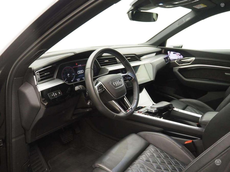 Melns Audi E-Tron 2021 Viļņa, ar dzinēja tilpumu 0.00 L un nobraukumu 71 tūkst. km par 46000 €, foto 11 vietnē AUTOMOTO.COM.LV