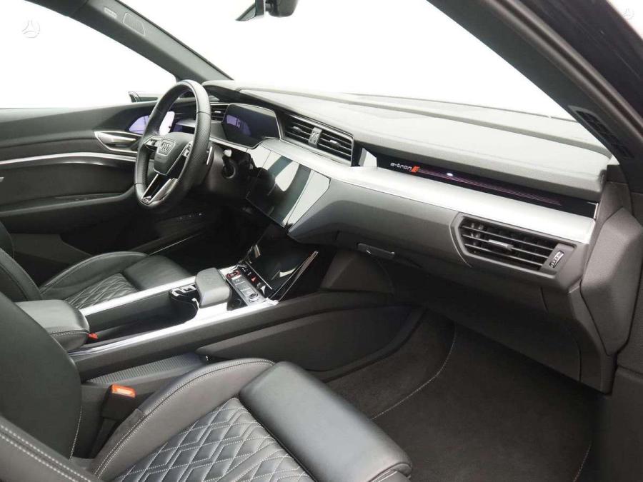 Melns Audi E-Tron 2021 Viļņa, ar dzinēja tilpumu 0.00 L un nobraukumu 71 tūkst. km par 46000 €, foto 15 vietnē AUTOMOTO.COM.LV