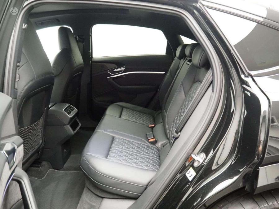 Melns Audi E-Tron 2021 Viļņa, ar dzinēja tilpumu 0.00 L un nobraukumu 71 tūkst. km par 46000 €, foto 17 vietnē AUTOMOTO.COM.LV