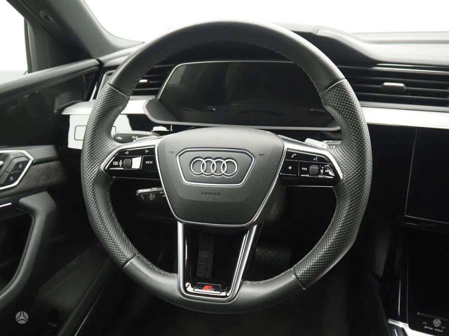 Melns Audi E-Tron 2021 Viļņa, ar dzinēja tilpumu 0.00 L un nobraukumu 71 tūkst. km par 46000 €, foto 23 vietnē AUTOMOTO.COM.LV