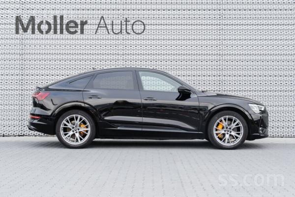Black Audi E-Tron 2021 in Riga, with an engine capacity of 0.00 L and mileage of 89 thousand km for 28300 €, photo 5 on AUTOMOTO.COM.LV