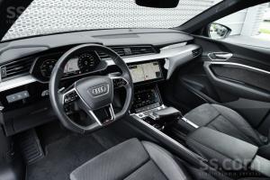 Melns Audi E-Tron 2021 Rīga, ar dzinēja tilpumu 0.00 L un nobraukumu 89 tūkst. km par 28300 €, foto 12 vietnē AUTOMOTO.COM.LV