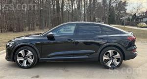 Black Audi E-Tron 2021 in Riga, with an engine capacity of 0.00 L and mileage of 45 thousand km for 33000 €, photo 5 on AUTOMOTO.COM.LV