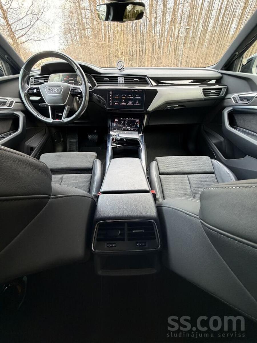 Black Audi E-Tron 2021 in Riga, with an engine capacity of 0.00 L and mileage of 45 thousand km for 33000 €, photo 15 on AUTOMOTO.COM.LV