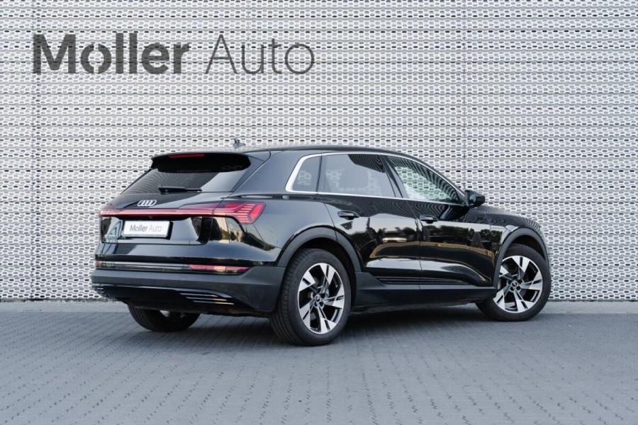Melns Audi E-Tron 2021 Mārupe, ar dzinēja tilpumu 0.00 L un nobraukumu 65 tūkst. km par 30000 €, foto 5 vietnē AUTOMOTO.COM.LV