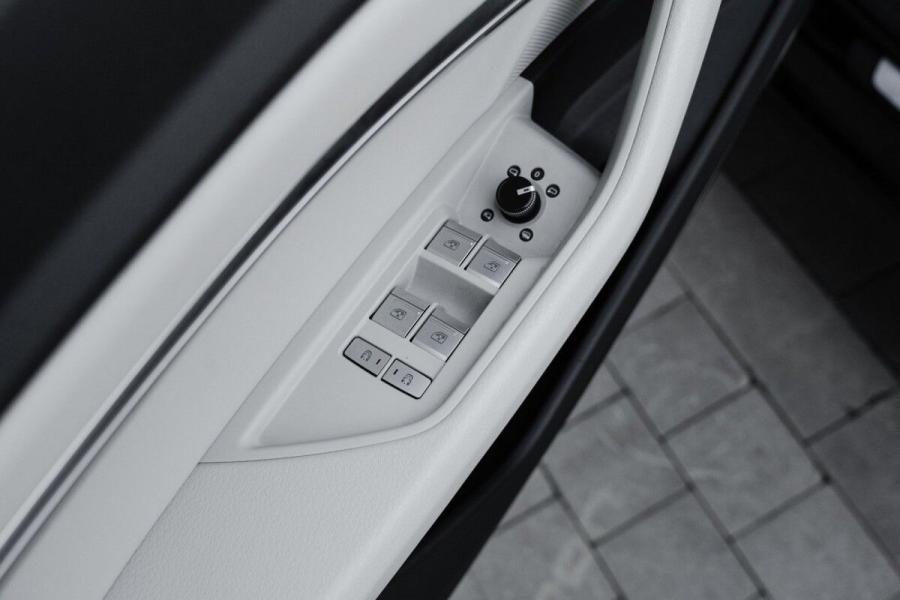 Melns Audi E-Tron 2021 Mārupe, ar dzinēja tilpumu 0.00 L un nobraukumu 65 tūkst. km par 30000 €, foto 8 vietnē AUTOMOTO.COM.LV