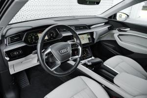 Melns Audi E-Tron 2021 Mārupe, ar dzinēja tilpumu 0.00 L un nobraukumu 65 tūkst. km par 30000 €, foto 12 vietnē AUTOMOTO.COM.LV