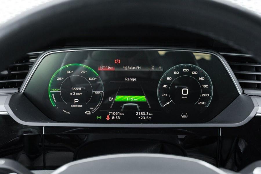 Melns Audi E-Tron 2021 Mārupe, ar dzinēja tilpumu 0.00 L un nobraukumu 65 tūkst. km par 30000 €, foto 16 vietnē AUTOMOTO.COM.LV