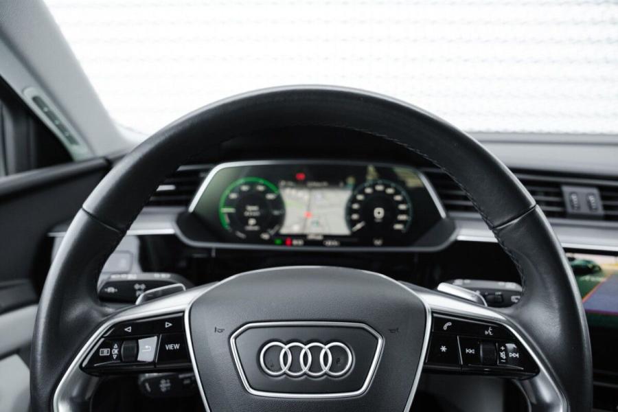 Melns Audi E-Tron 2021 Mārupe, ar dzinēja tilpumu 0.00 L un nobraukumu 65 tūkst. km par 30000 €, foto 18 vietnē AUTOMOTO.COM.LV