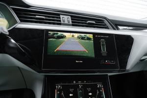 Melns Audi E-Tron 2021 Mārupe, ar dzinēja tilpumu 0.00 L un nobraukumu 65 tūkst. km par 30000 €, foto 19 vietnē AUTOMOTO.COM.LV