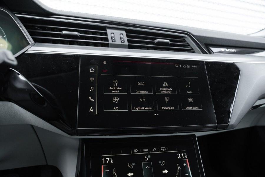 Melns Audi E-Tron 2021 Mārupe, ar dzinēja tilpumu 0.00 L un nobraukumu 65 tūkst. km par 30000 €, foto 21 vietnē AUTOMOTO.COM.LV