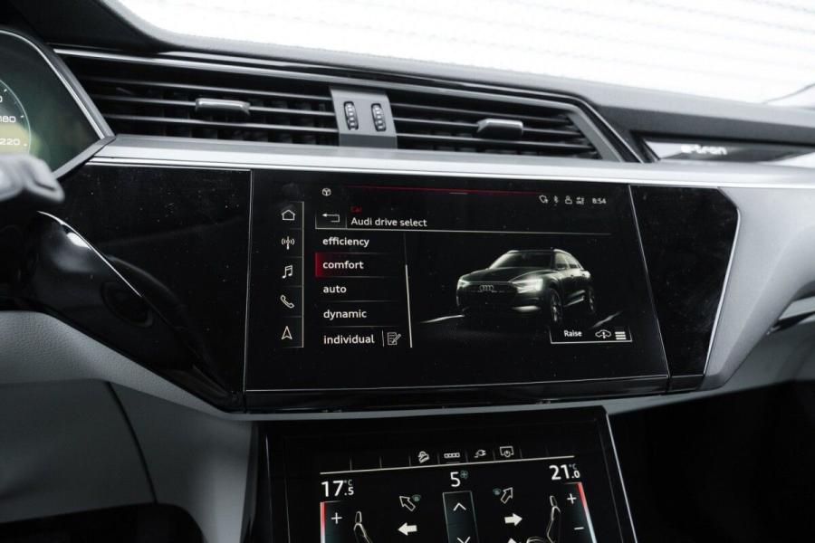 Melns Audi E-Tron 2021 Mārupe, ar dzinēja tilpumu 0.00 L un nobraukumu 65 tūkst. km par 30000 €, foto 23 vietnē AUTOMOTO.COM.LV