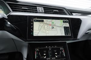 Melns Audi E-Tron 2021 Mārupe, ar dzinēja tilpumu 0.00 L un nobraukumu 65 tūkst. km par 30000 €, foto 28 vietnē AUTOMOTO.COM.LV