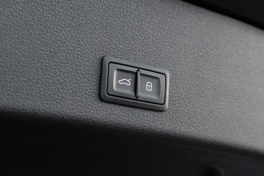 Melns Audi E-Tron 2021 Mārupe, ar dzinēja tilpumu 0.00 L un nobraukumu 65 tūkst. km par 30000 €, foto 33 vietnē AUTOMOTO.COM.LV