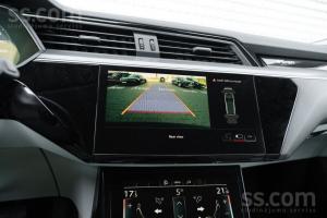 Черный Ауди E-Tron 2021 в Рига, объемом двигателя 0.00 л и пробегом 65 тыс. км за 30000 €, фото 37 на AUTOMOTO.COM.LV
