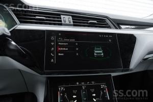 Черный Ауди E-Tron 2021 в Рига, объемом двигателя 0.00 л и пробегом 65 тыс. км за 30000 €, фото 46 на AUTOMOTO.COM.LV