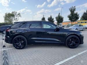 Черный Ауди E-Tron 2021 в Каунас, объемом двигателя 0.00 л и пробегом 77 тыс. км за 33300 €, фото 3 на AUTOMOTO.COM.LV