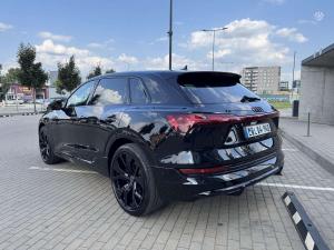 Черный Ауди E-Tron 2021 в Каунас, объемом двигателя 0.00 л и пробегом 77 тыс. км за 33300 €, фото 5 на AUTOMOTO.COM.LV