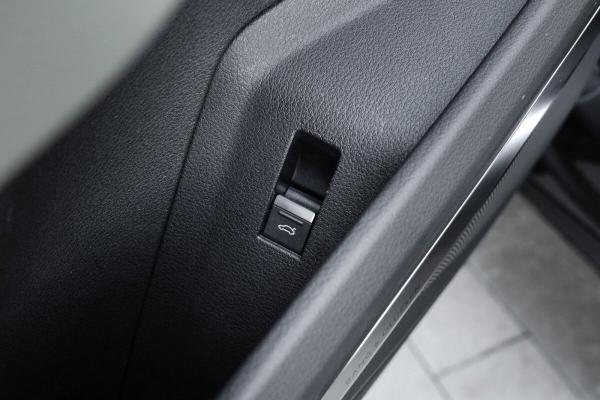 Melns Audi E-Tron 2021 Mārupe, ar dzinēja tilpumu 0.00 L un nobraukumu 61 tūkst. km par 38950 €, foto 9 vietnē AUTOMOTO.COM.LV