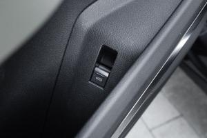 Black Audi E-Tron 2021 in Marupe, with an engine capacity of 0.00 L and mileage of 61 thousand km for 38950 €, photo 10 on AUTOMOTO.COM.LV