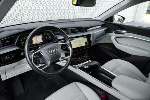 Black Audi E-Tron 2021 in Marupe, with an engine capacity of 0.00 L and mileage of 61 thousand km for 38950 €, photo 12 on AUTOMOTO.COM.LV