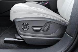 Black Audi E-Tron 2021 in Marupe, with an engine capacity of 0.00 L and mileage of 61 thousand km for 38950 €, photo 13 on AUTOMOTO.COM.LV