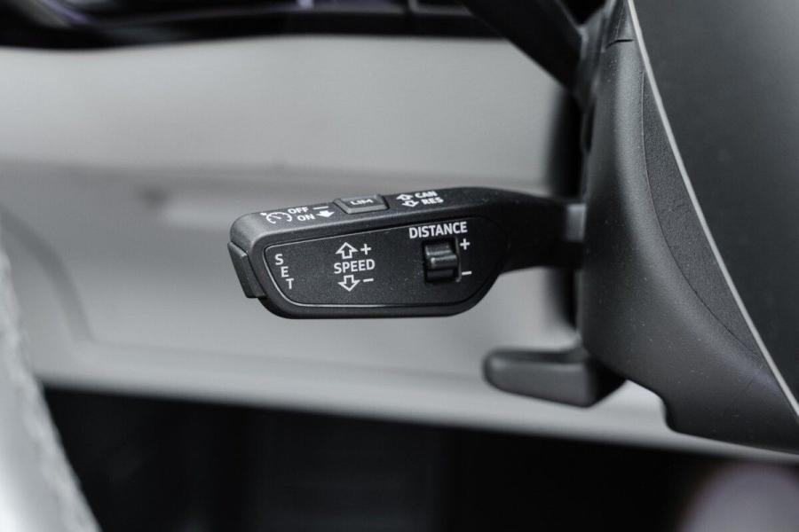 Black Audi E-Tron 2021 in Marupe, with an engine capacity of 0.00 L and mileage of 61 thousand km for 38950 €, photo 14 on AUTOMOTO.COM.LV