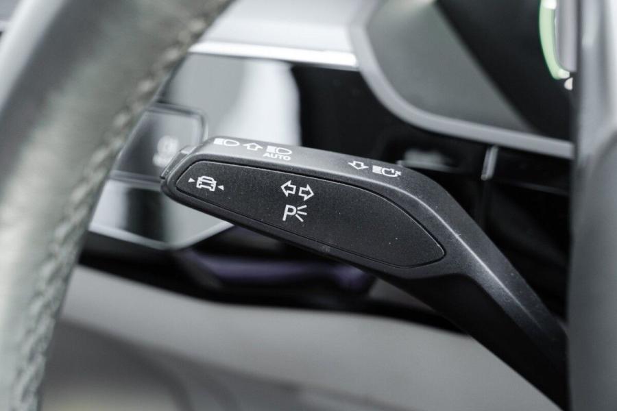 Black Audi E-Tron 2021 in Marupe, with an engine capacity of 0.00 L and mileage of 61 thousand km for 38950 €, photo 15 on AUTOMOTO.COM.LV