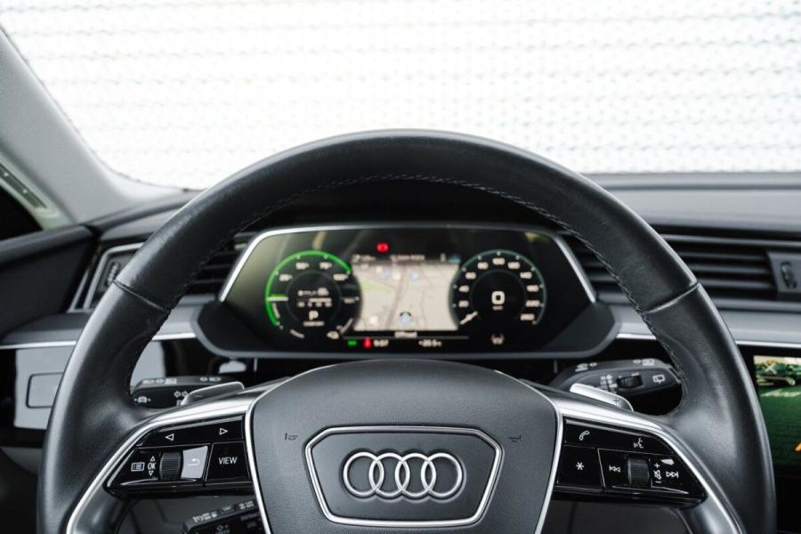 Black Audi E-Tron 2021 in Marupe, with an engine capacity of 0.00 L and mileage of 61 thousand km for 38950 €, photo 18 on AUTOMOTO.COM.LV