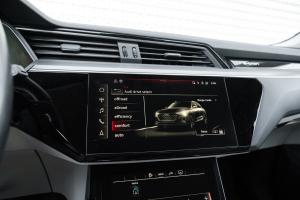 Black Audi E-Tron 2021 in Marupe, with an engine capacity of 0.00 L and mileage of 61 thousand km for 38950 €, photo 23 on AUTOMOTO.COM.LV
