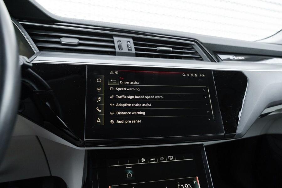 Black Audi E-Tron 2021 in Marupe, with an engine capacity of 0.00 L and mileage of 61 thousand km for 38950 €, photo 27 on AUTOMOTO.COM.LV