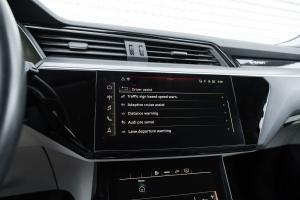 Black Audi E-Tron 2021 in Marupe, with an engine capacity of 0.00 L and mileage of 61 thousand km for 38950 €, photo 28 on AUTOMOTO.COM.LV
