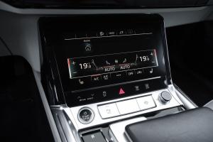Black Audi E-Tron 2021 in Marupe, with an engine capacity of 0.00 L and mileage of 61 thousand km for 38950 €, photo 32 on AUTOMOTO.COM.LV