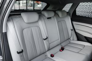 Black Audi E-Tron 2021 in Marupe, with an engine capacity of 0.00 L and mileage of 61 thousand km for 38950 €, photo 34 on AUTOMOTO.COM.LV