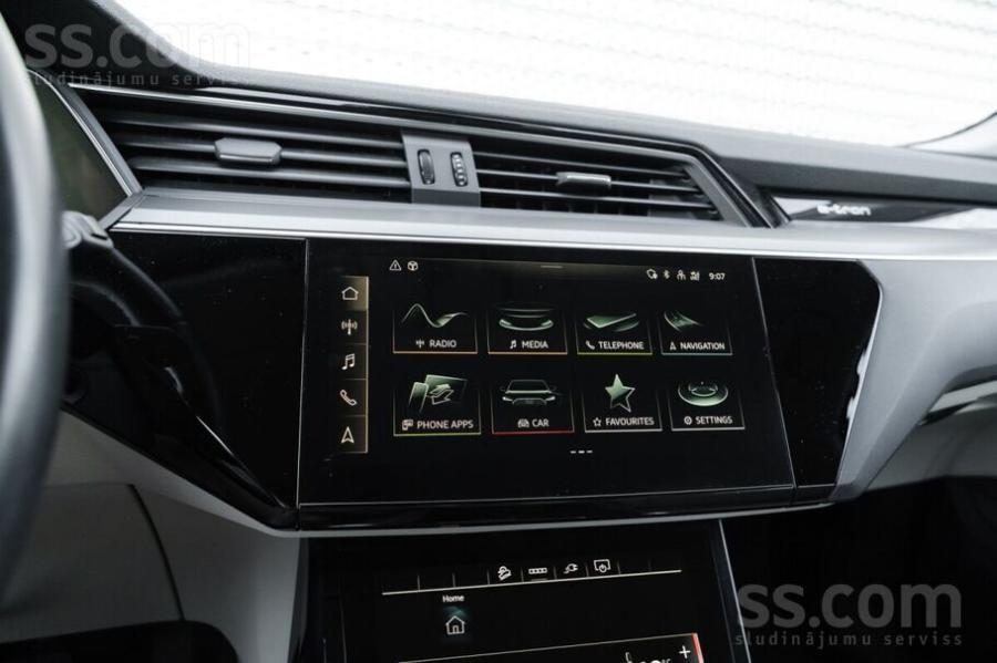 Melns Audi E-Tron 2021 Rīga, ar dzinēja tilpumu 0.00 L un nobraukumu 61 tūkst. km par 38950 €, foto 21 vietnē AUTOMOTO.COM.LV