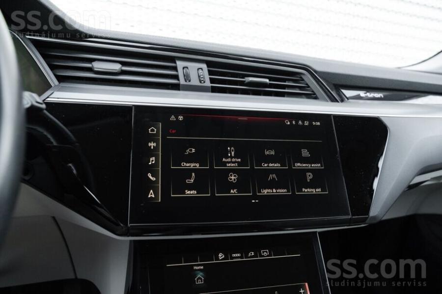 Melns Audi E-Tron 2021 Rīga, ar dzinēja tilpumu 0.00 L un nobraukumu 61 tūkst. km par 38950 €, foto 22 vietnē AUTOMOTO.COM.LV