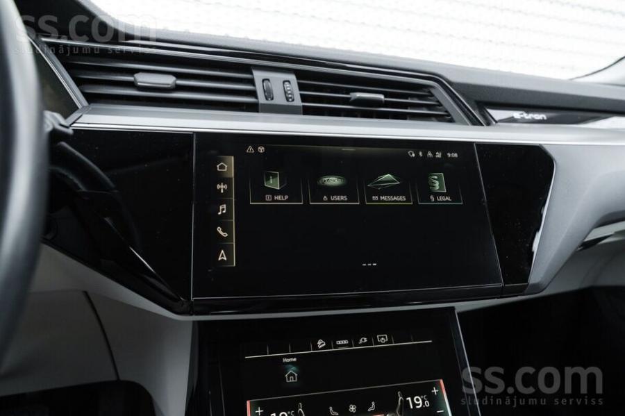 Melns Audi E-Tron 2021 Rīga, ar dzinēja tilpumu 0.00 L un nobraukumu 61 tūkst. km par 38950 €, foto 29 vietnē AUTOMOTO.COM.LV