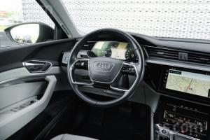 Melns Audi E-Tron 2021 Rīga, ar dzinēja tilpumu 0.00 L un nobraukumu 61 tūkst. km par 38950 €, foto 33 vietnē AUTOMOTO.COM.LV