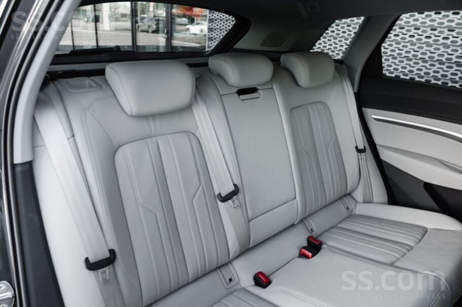 Melns Audi E-Tron 2021 Rīga, ar dzinēja tilpumu 0.00 L un nobraukumu 61 tūkst. km par 38950 €, foto 34 vietnē AUTOMOTO.COM.LV