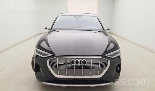 Melns Audi E-Tron 2021 Rīga, ar dzinēja tilpumu 0.00 L un nobraukumu 61 tūkst. km par 31950 €, foto 4 vietnē AUTOMOTO.COM.LV
