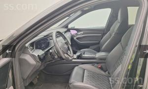 Black Audi E-Tron 2021 in Riga, with an engine capacity of 0.00 L and mileage of 61 thousand km for 31950 €, photo 8 on AUTOMOTO.COM.LV
