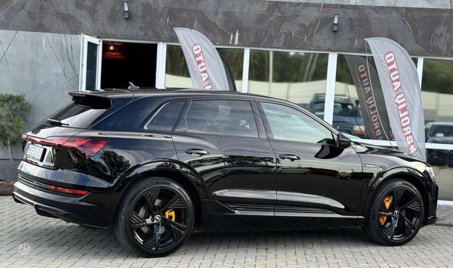 Melns Audi E-Tron 2021 Radviliškis, ar dzinēja tilpumu 0.00 L un nobraukumu 54 tūkst. km par 33578 €, foto 10 vietnē AUTOMOTO.COM.LV