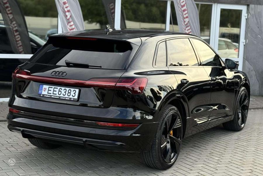 Melns Audi E-Tron 2021 Radviliškis, ar dzinēja tilpumu 0.00 L un nobraukumu 54 tūkst. km par 33578 €, foto 12 vietnē AUTOMOTO.COM.LV