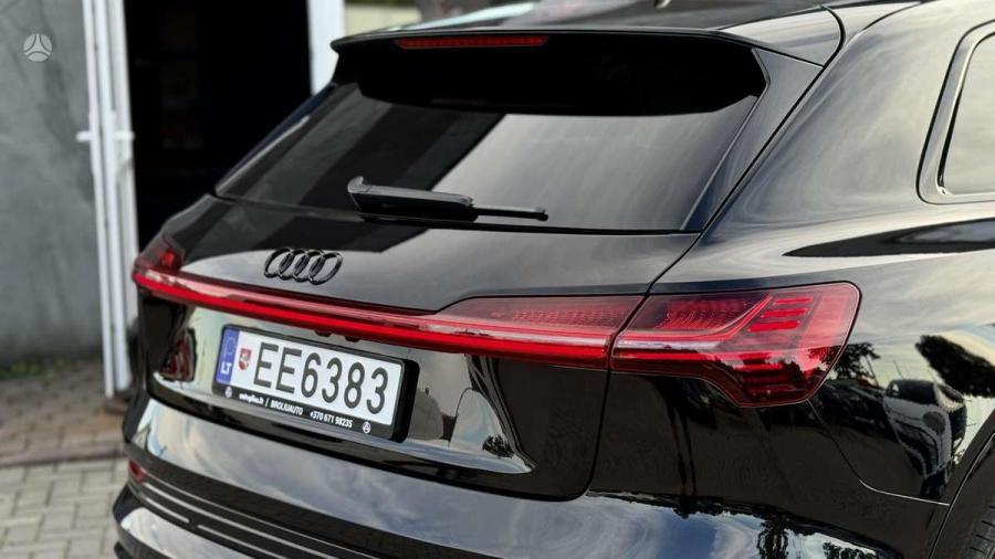 Melns Audi E-Tron 2021 Radviliškis, ar dzinēja tilpumu 0.00 L un nobraukumu 54 tūkst. km par 33578 €, foto 16 vietnē AUTOMOTO.COM.LV
